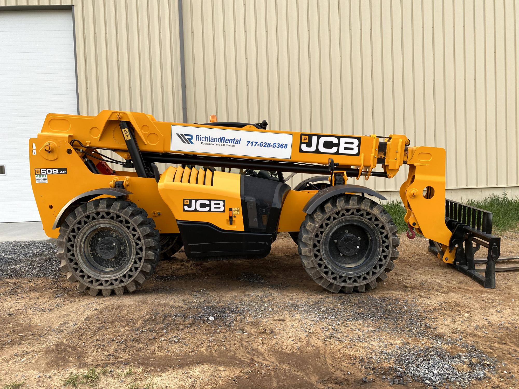 Telehandler ~ 9,000 LB JCB 509-42 - Richland Rental