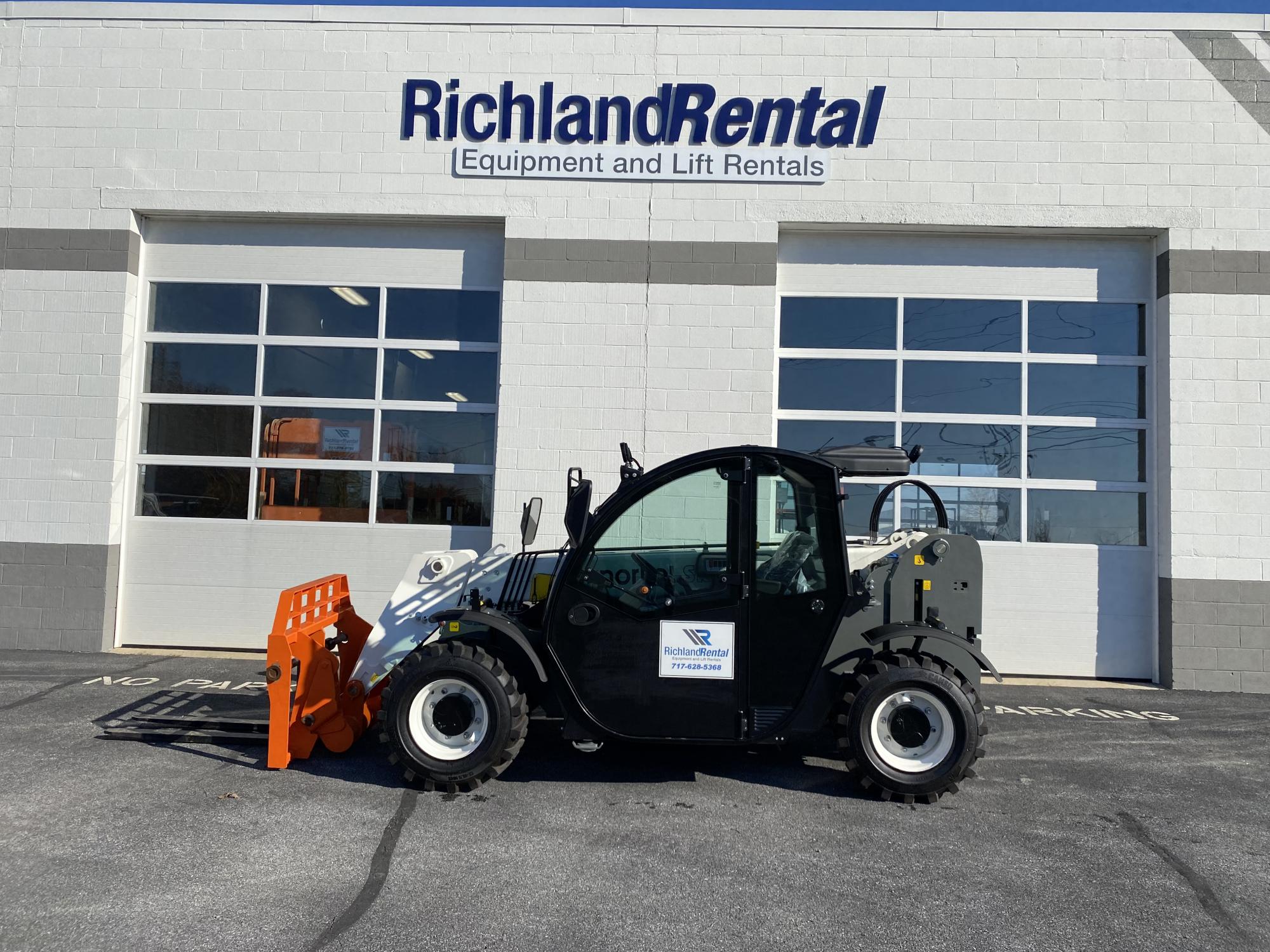 Telehandler ~ 5,700 LB Snorkel SR5719 - Richland Rental